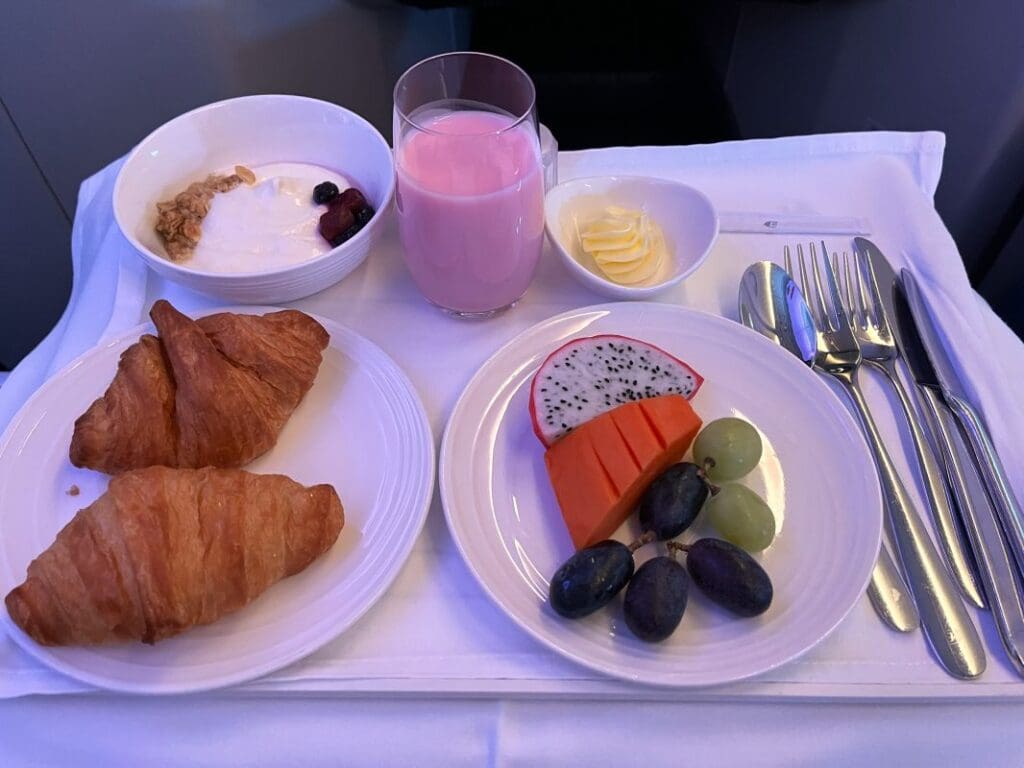 Revealed: I've finally found the airline breakfast of champions ...