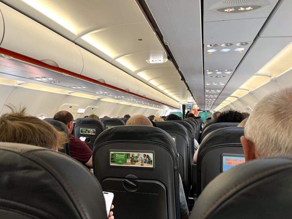 Review: easyJet from Birmingham to Glasgow on the A320neo - TravelUpdate