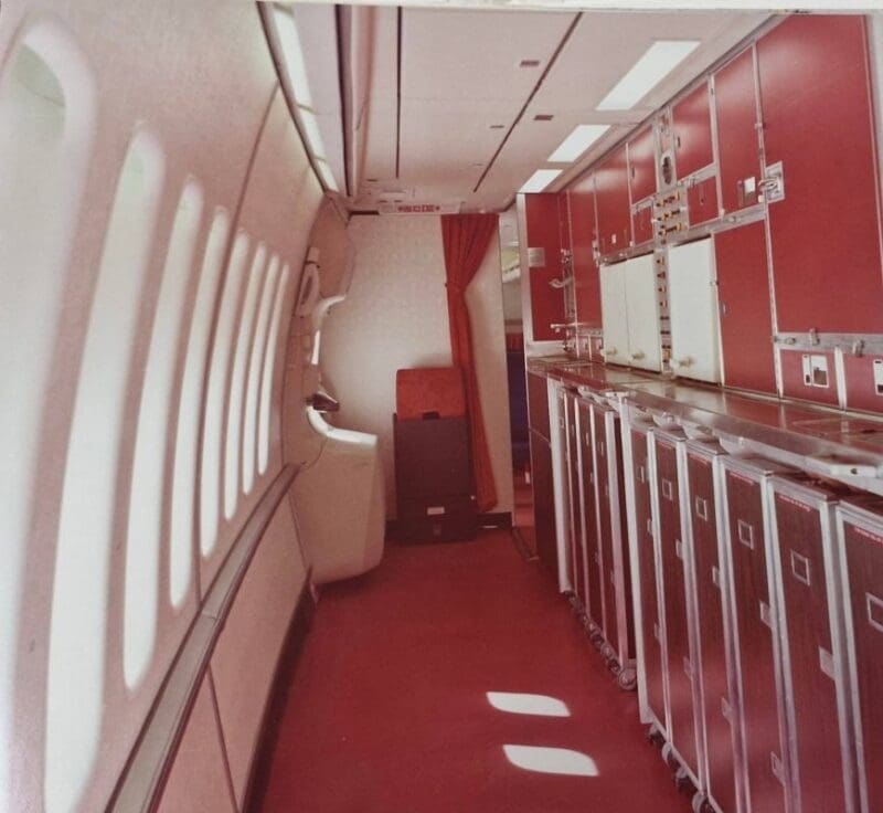 Want a peek inside a Qantas Boeing 747SP? - TravelUpdate